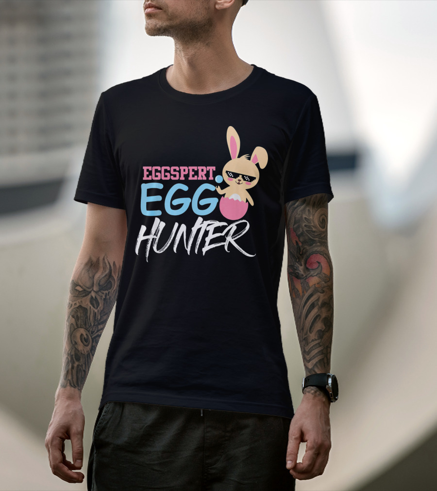 Eggspert Egg Hunter Bunny Sunglasses Easter Fun T-Shirt
