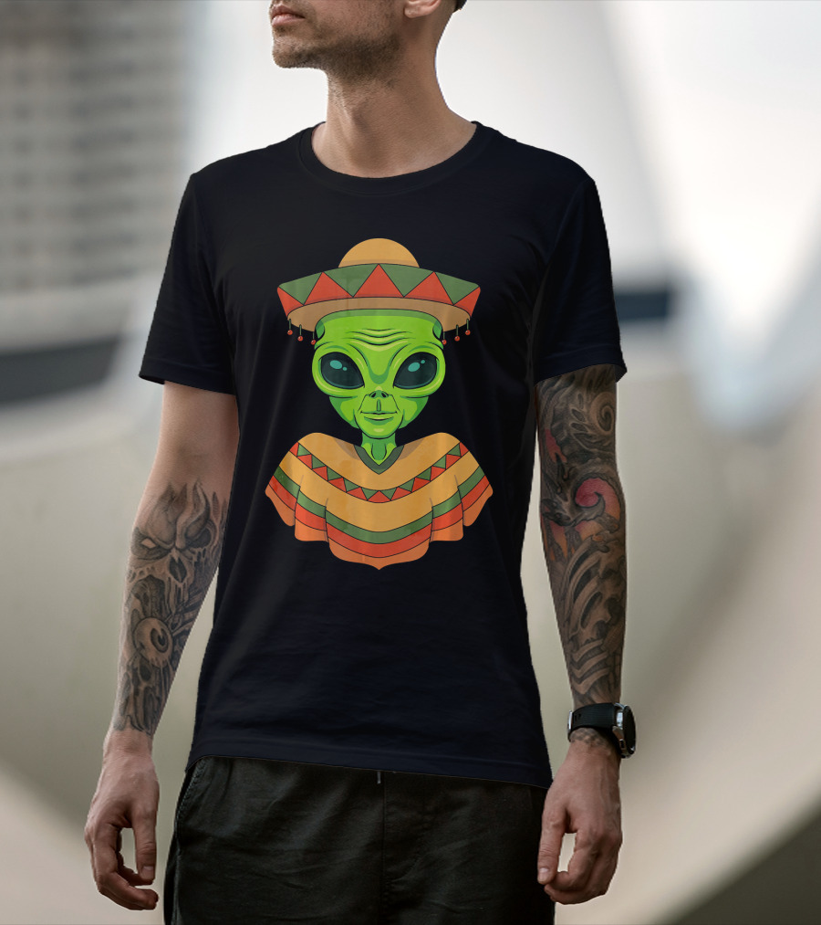 Cinco De Mayo Green Alien Wearing Sombrero And Poncho T-Shirt