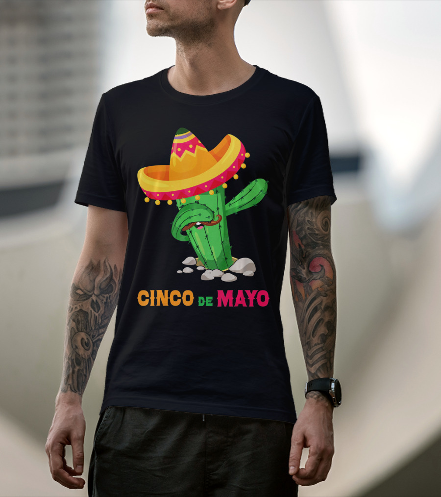 Cinco De Mayo Dabbing Cactus Sombrero T-Shirt