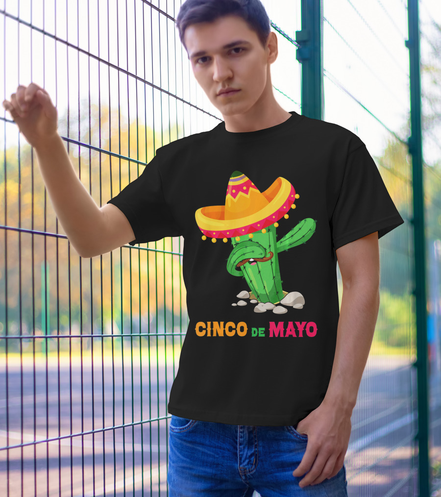Cinco De Mayo Dabbing Cactus Sombrero T-Shirt