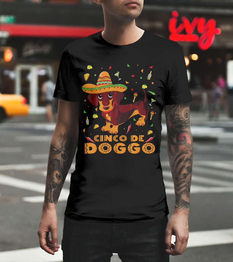 Cinco De Doggo Dachshund Sombrero Chili Peppers Margarita Fiesta Theme Mexican Cinco T-Shirt