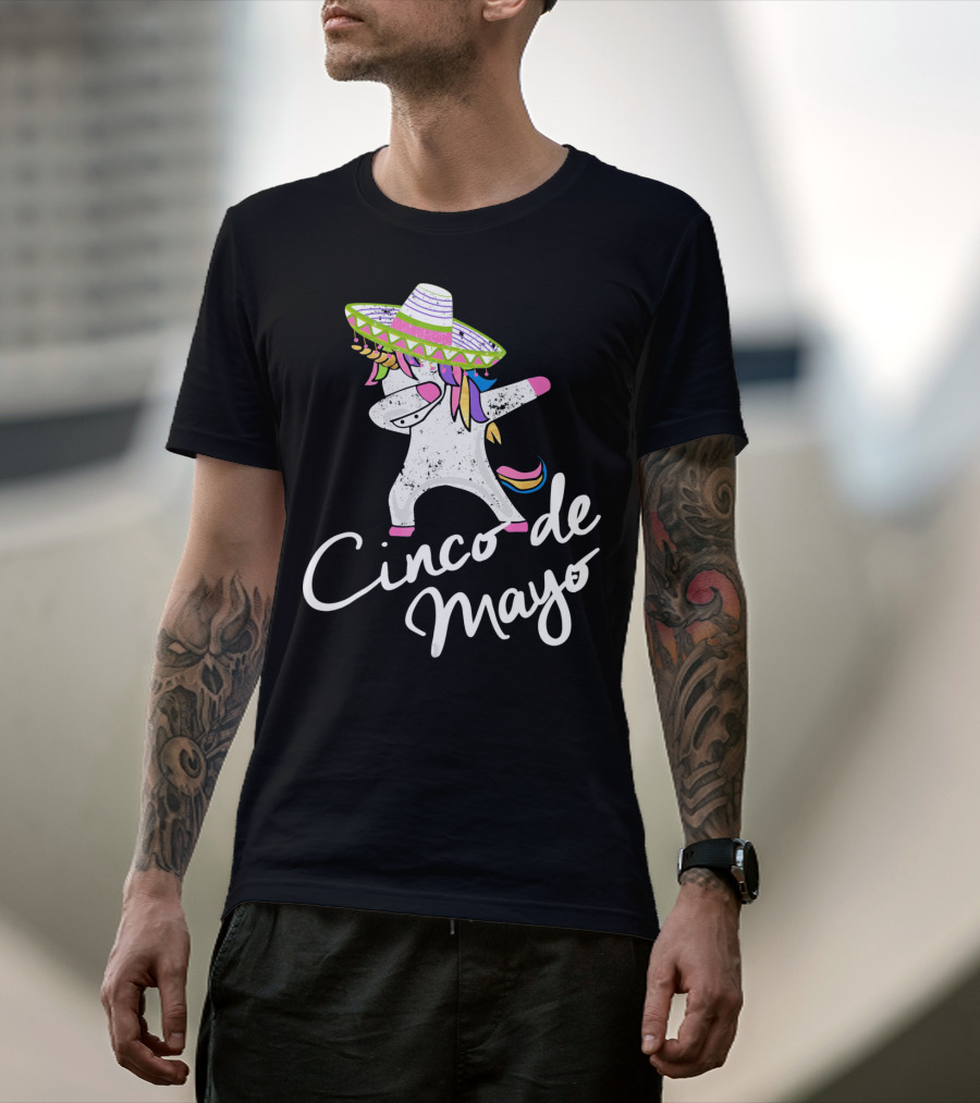 Cinco De Mayo Funny Dabbing Unicorn Sombrero T-Shirt