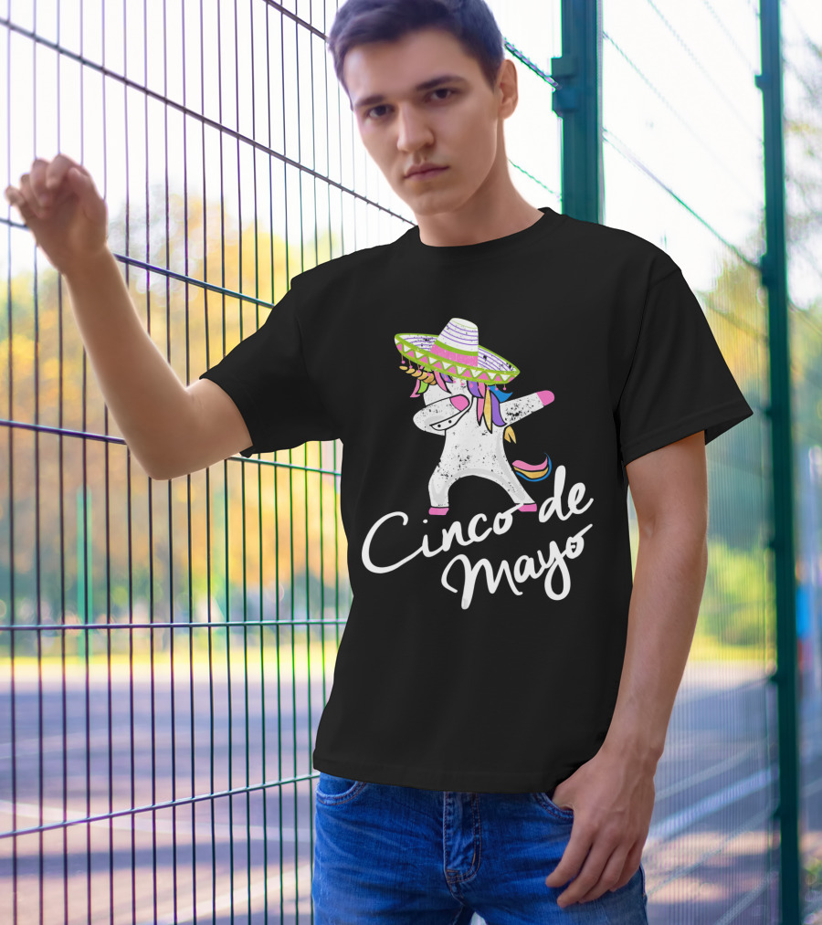Cinco De Mayo Funny Dabbing Unicorn Sombrero T-Shirt