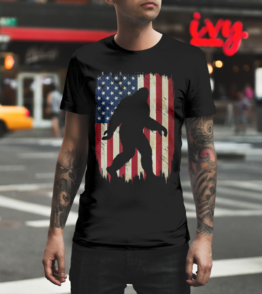 Bigfoot Sasquatch Silhouette Over American Flag USA T-Shirt