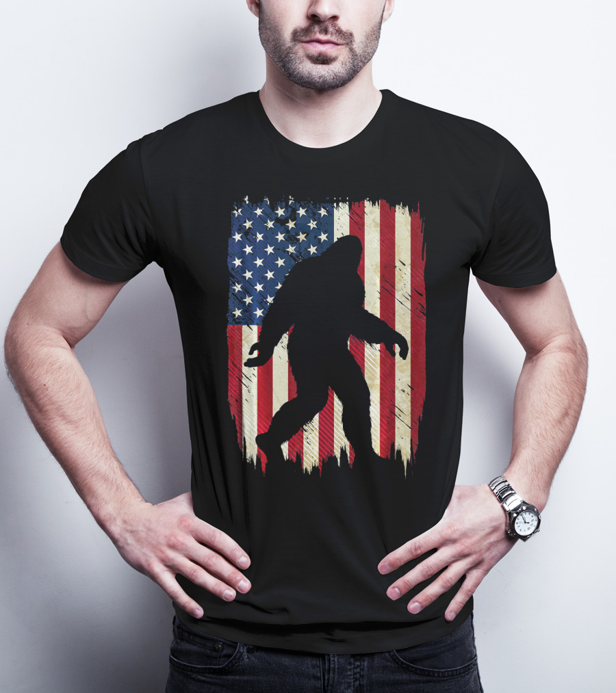 Bigfoot Sasquatch Silhouette Over American Flag USA T-Shirt