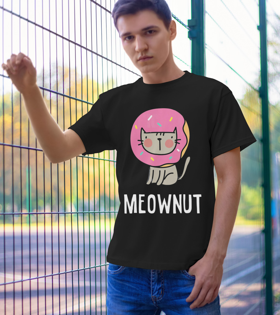 Cute Donut Cat Pun Meownut Funny Meownut T-Shirt