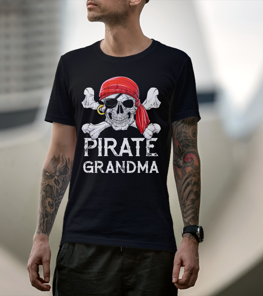 Pirate Grandma Skull With Red Bandana And Crossbones T-Shirt