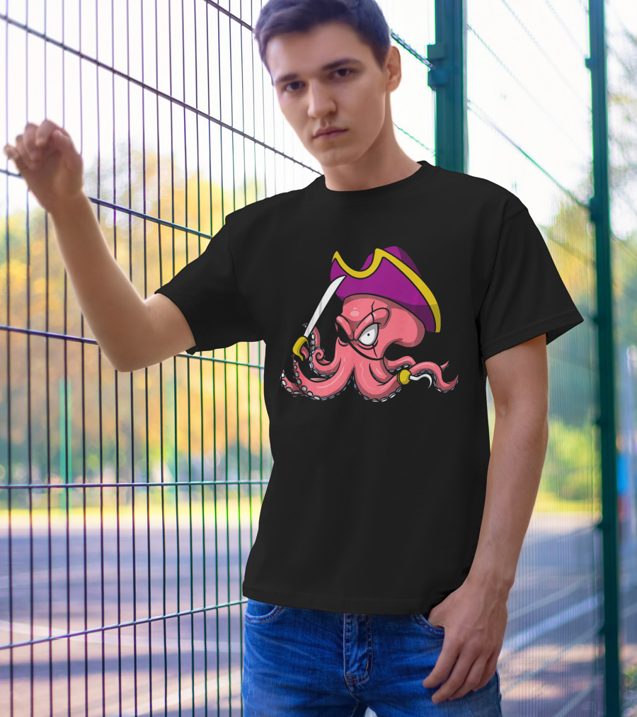 Octopus Pirate Captain With Cutlass And Buccaneer Hat T-Shirt