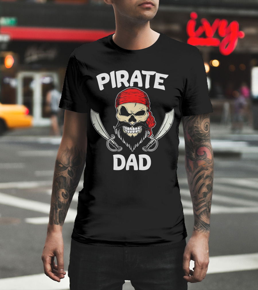 Pirate Dad Skull With Beard And Crossed Swords Halloween T-Shirt