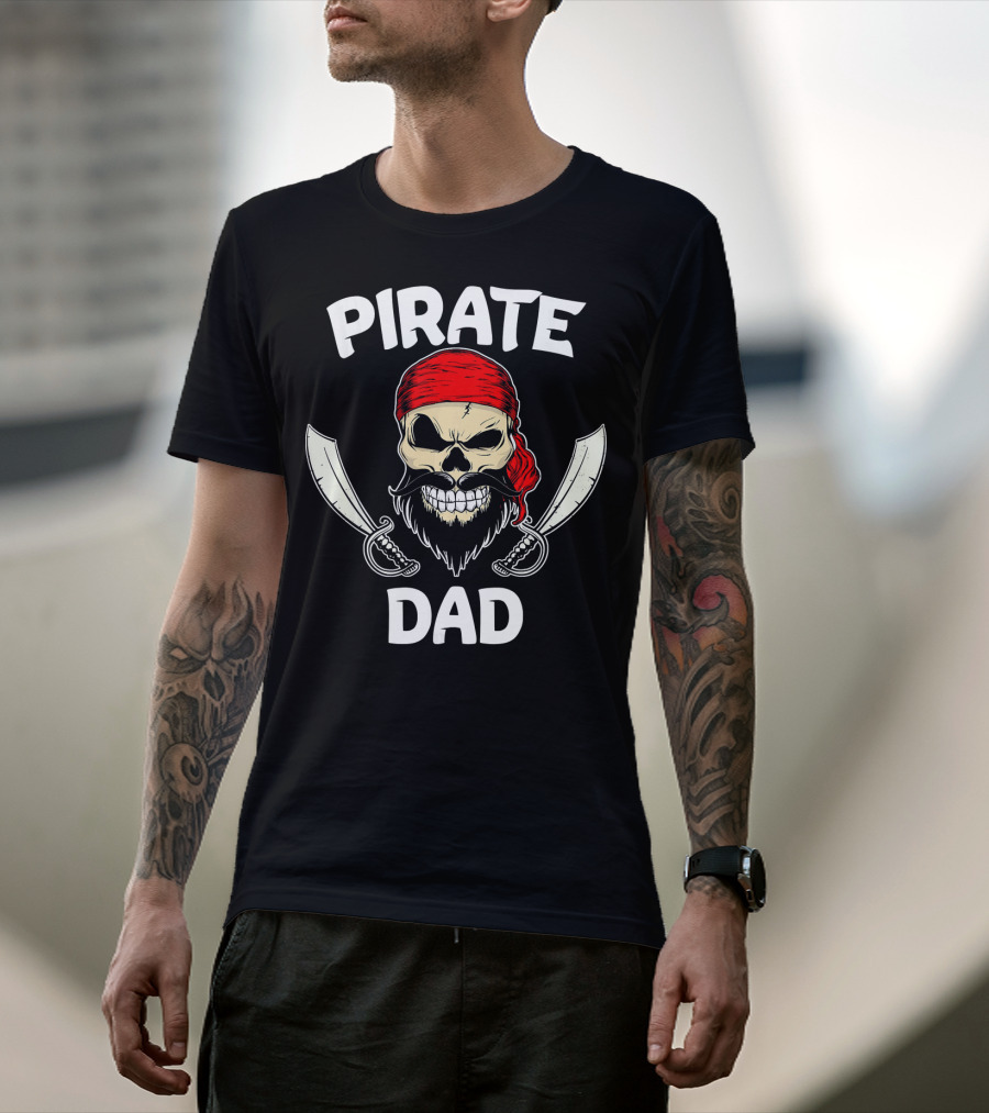 Pirate Dad Skull With Beard And Crossed Swords Halloween T-Shirt