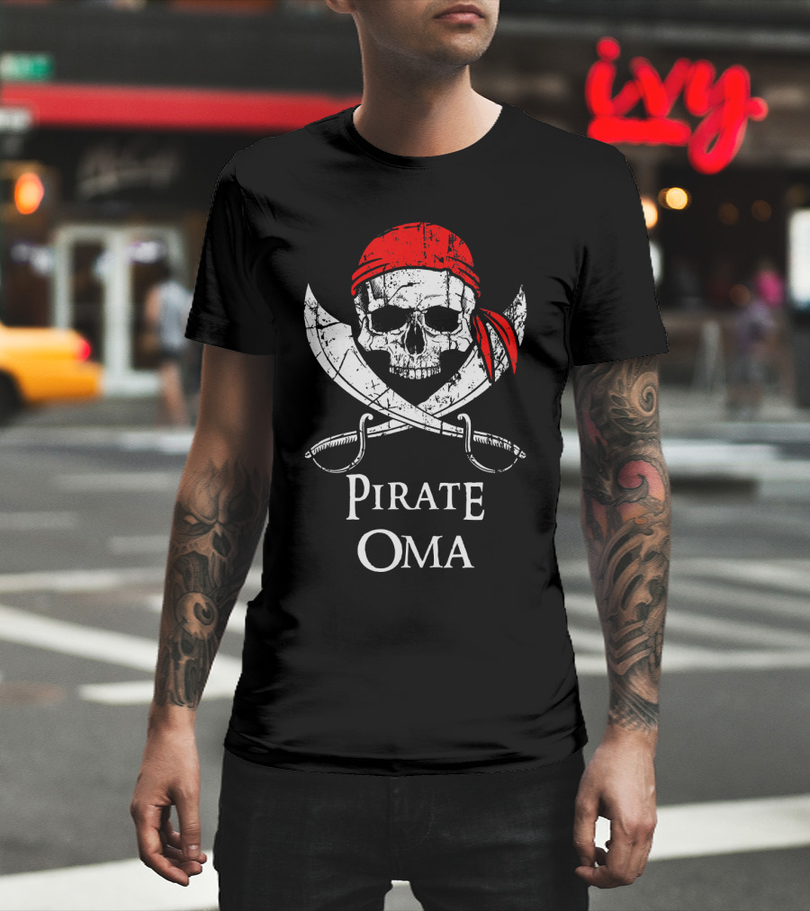 Pirate Oma Skull With Red Bandana And Crossed Swords T-Shirt
