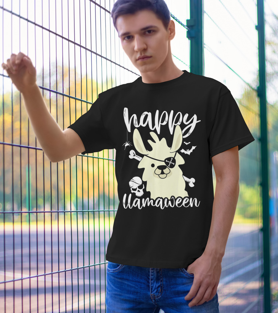 Happy Llamaween Llama Pirate Bats Skull T-Shirt