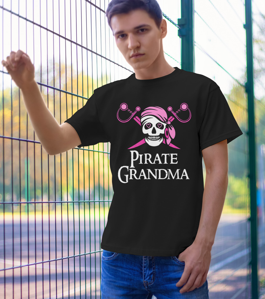 Pirate Grandma Pink Skull And Crossbones T-Shirt