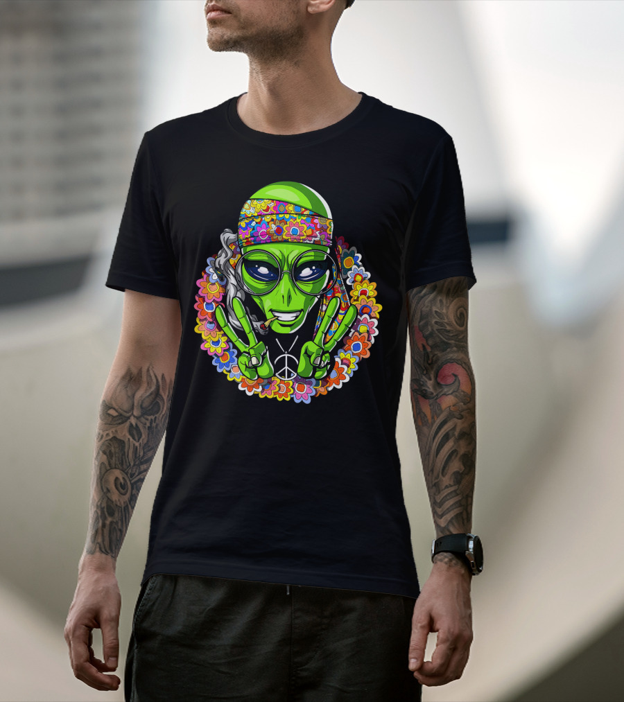 Hippie Alien Peace Sign Psychedelic Flowers Smoking Groovy T-Shirt