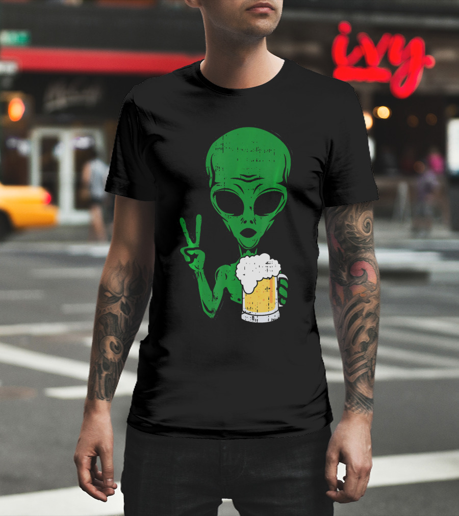 Area 51 Alien Peace Sign Drinking Beer T-Shirt
