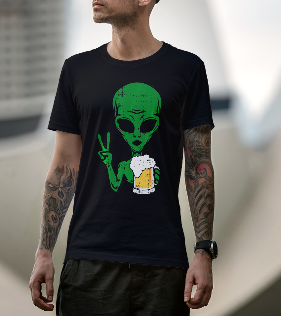 Area 51 Alien Peace Sign Drinking Beer T-Shirt