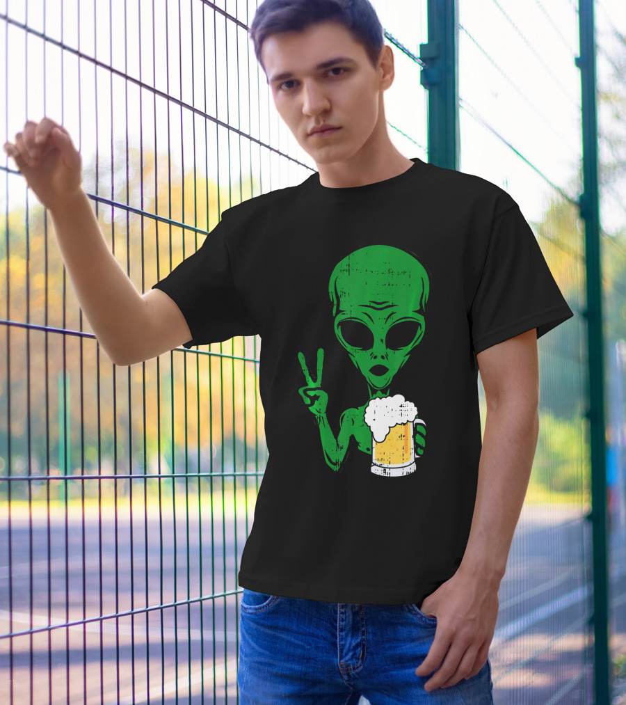 Area 51 Alien Peace Sign Drinking Beer T-Shirt