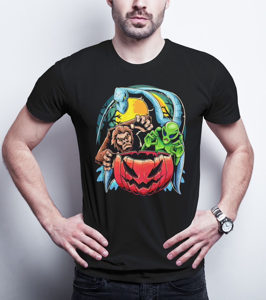 Bigfoot The Loch Ness Monster Alien With Pumpkin Halloween Scene T-Shirt