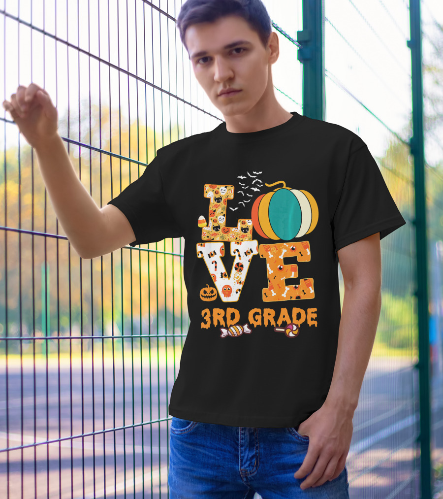 Funny Halloween Love 3rd Grade Teacher Pumpkin Candy Bats T-Shirt