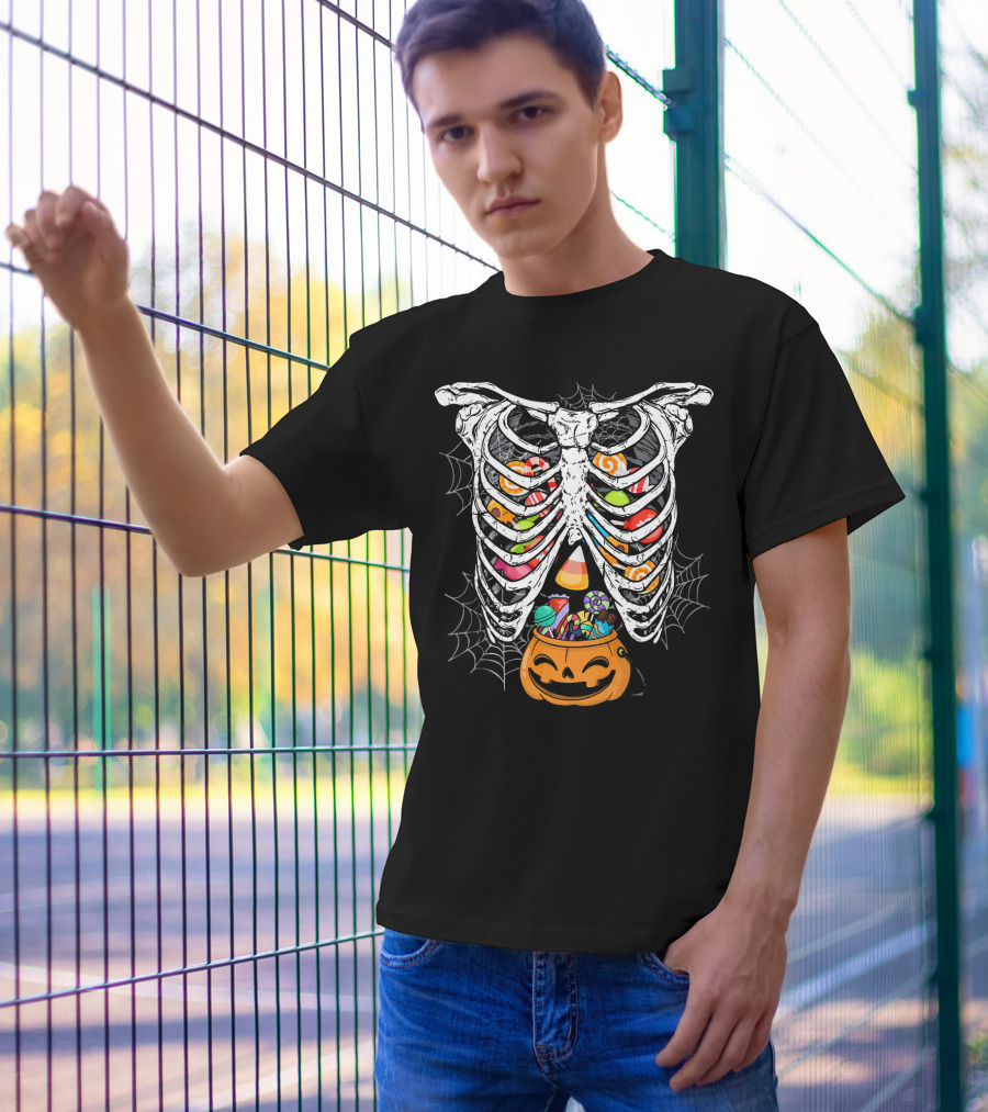 Skeleton Rib Cage X Ray Candy Halloween Pumpkin Fun T-Shirt