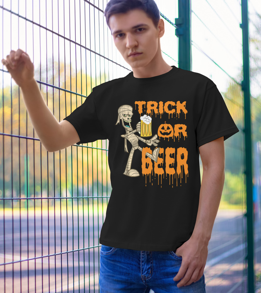 Trick Or Beer Mummy With Pumpkin And Mug T-Shirt