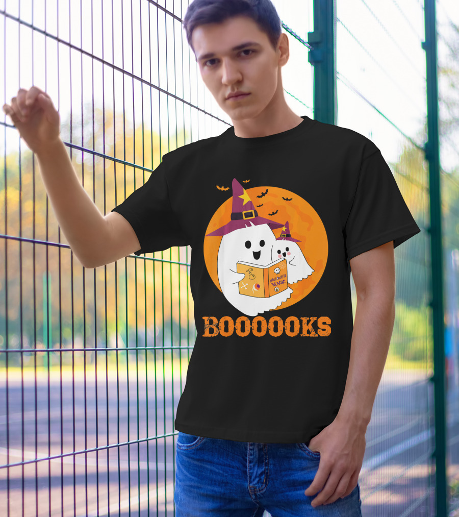 BOOOOKS Halloween Magic Ghosts Reading In Witch Hats T-Shirt