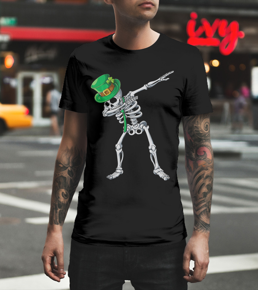 Dabbing Skeleton In Green Leprechaun Hat With Clover T-Shirt
