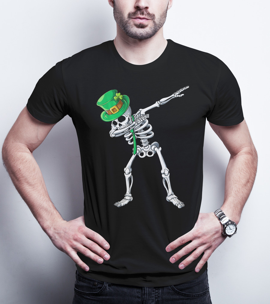 Dabbing Skeleton In Green Leprechaun Hat With Clover T-Shirt