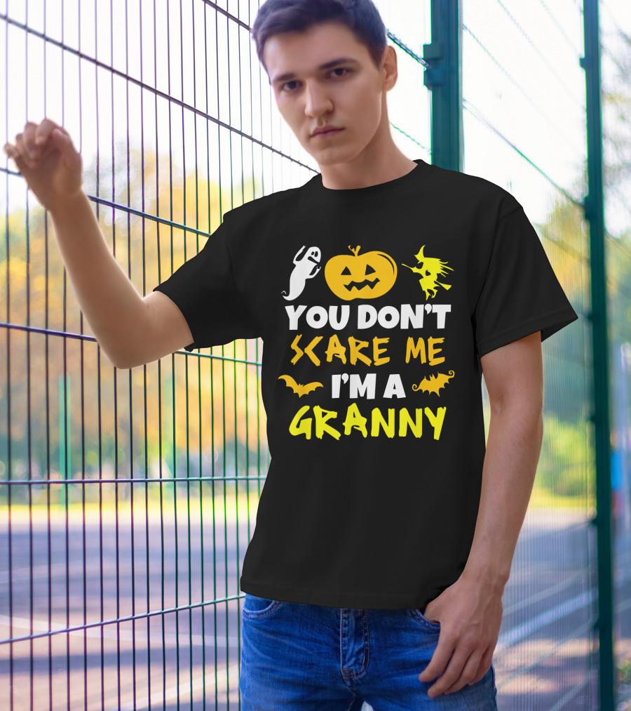 You Don't Scare Me I'm A Granny Halloween Pumpkin Ghost Witch Bat T-Shirt