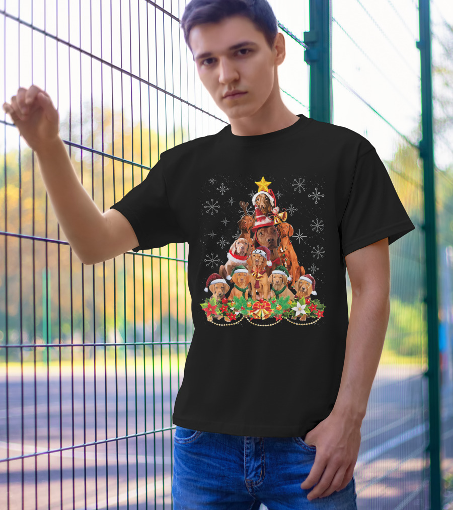 Vizsla Christmas Tree With Dogs Santa Hats Snowflakes And Holly T-Shirt
