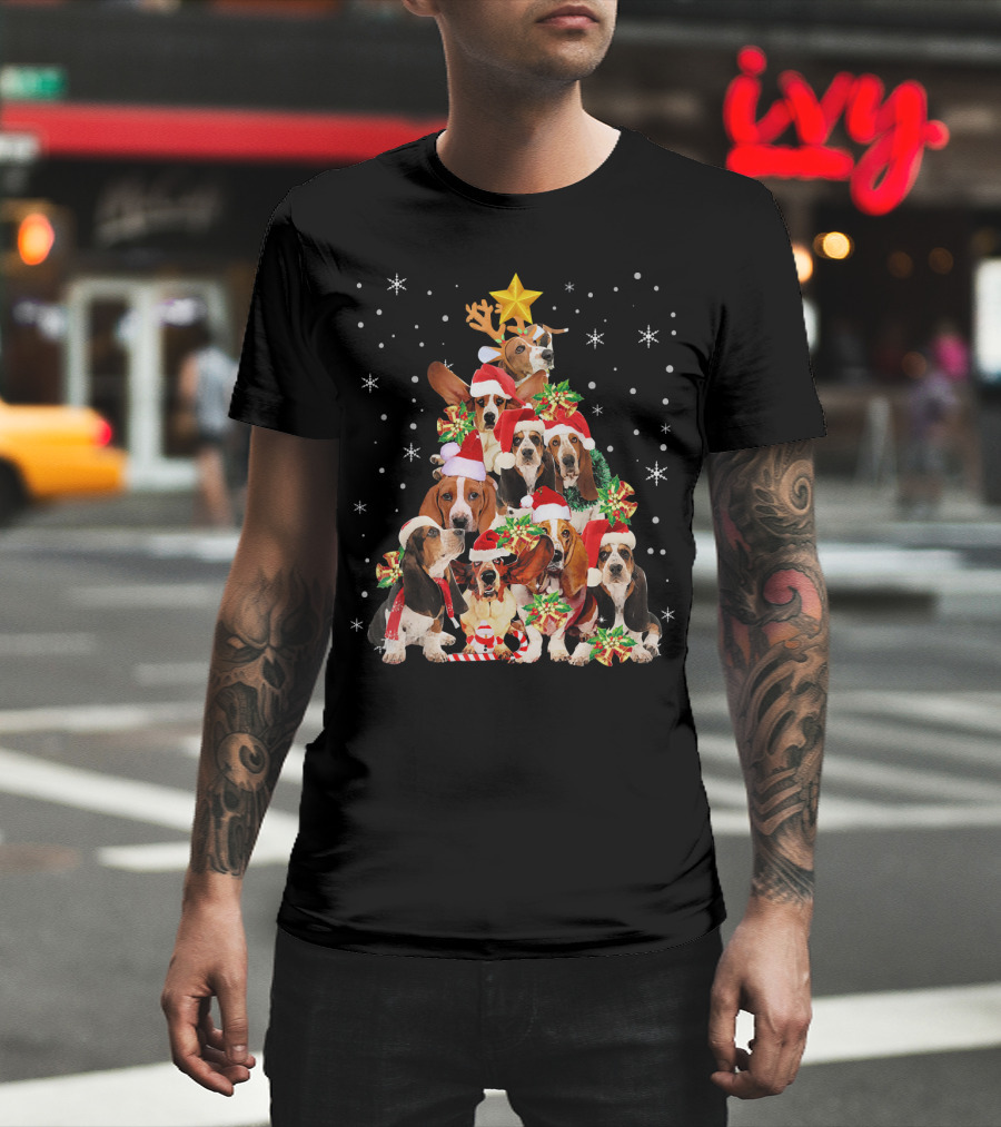 Basset Hound Christmas Tree With Santa Hats And Star T-Shirt