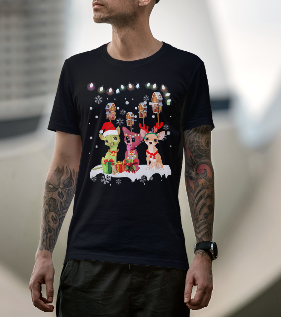 Chihuahua Christmas Light With Santa Hat And Reindeer Antlers T-Shirt