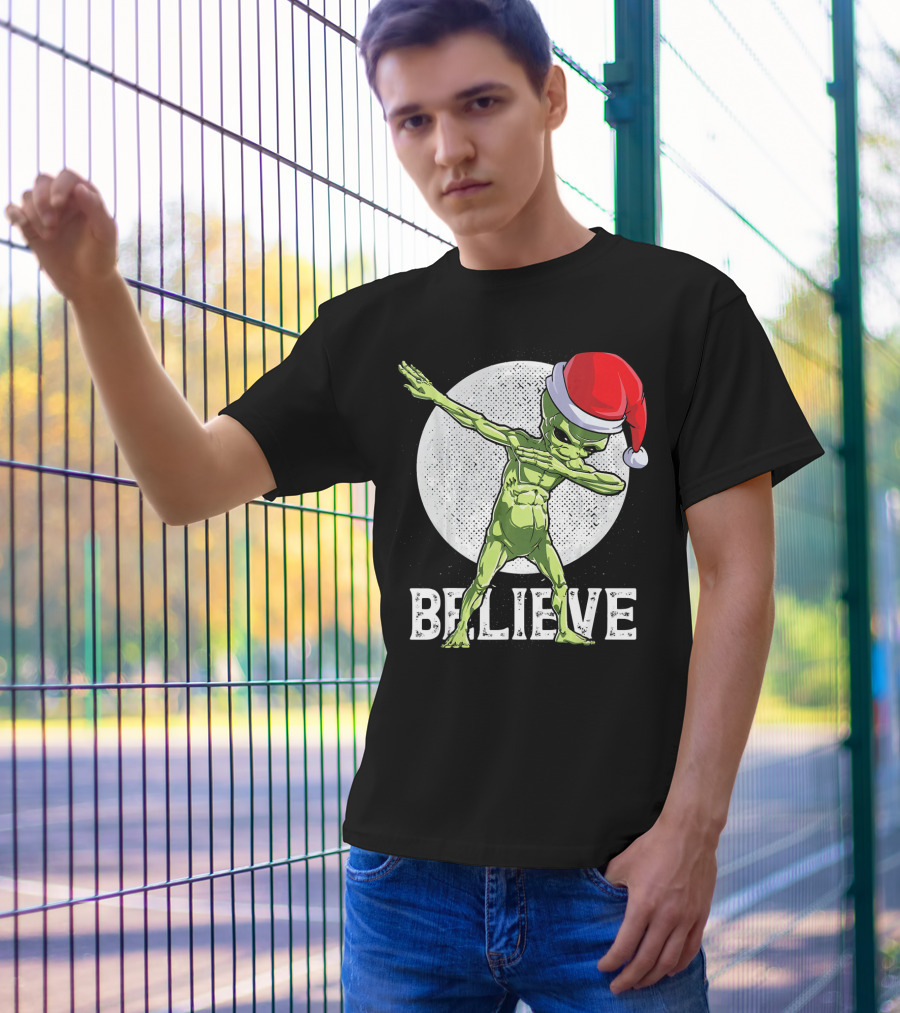Believe Dabbing Alien Santa Hat Christmas Boys T-Shirt