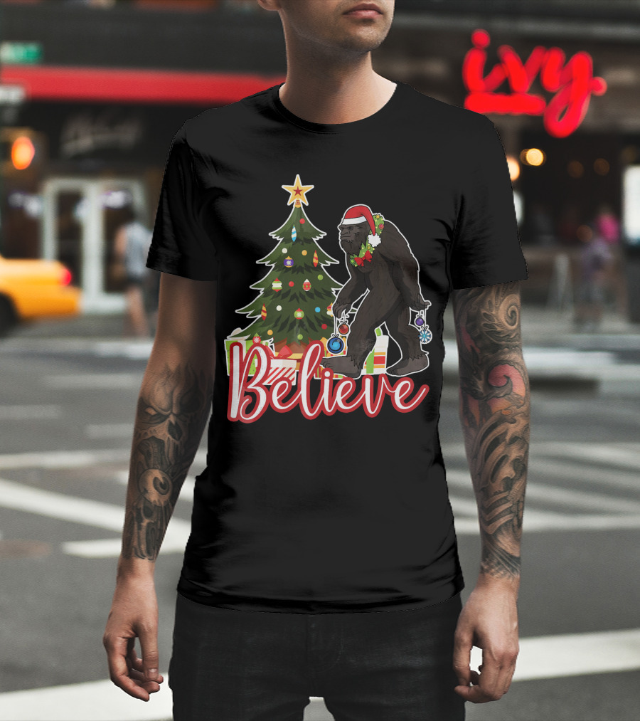 Believe Bigfoot Christmas Funny Holiday Scene T-Shirt