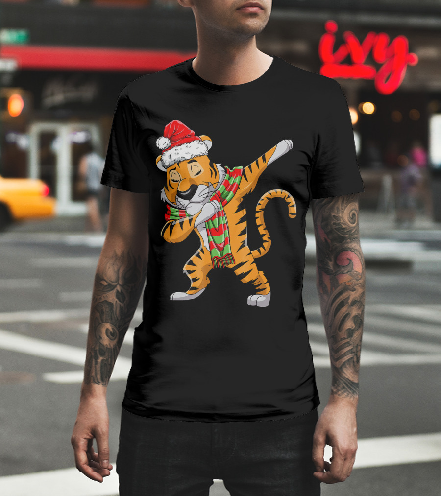 Dabbing Santa Tiger With Christmas Scarf T-Shirt