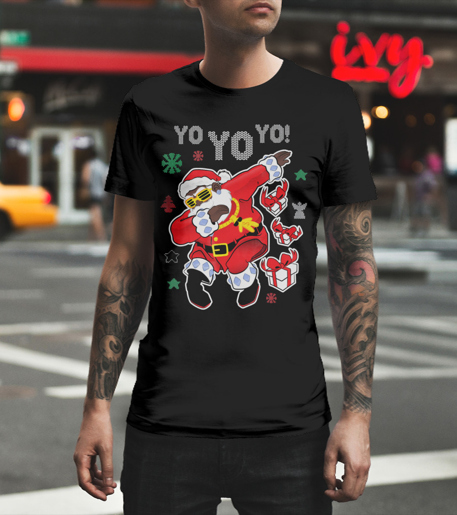 Yo Yo Dabbing Black Santa Claus Christmas Presents T-Shirt
