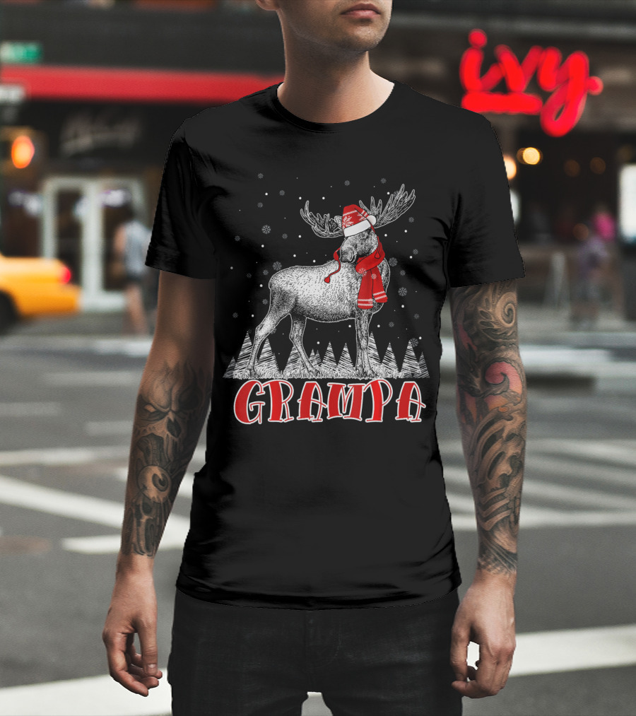 Grampa Moose Santa Hat Family Christmas Matching T-Shirt