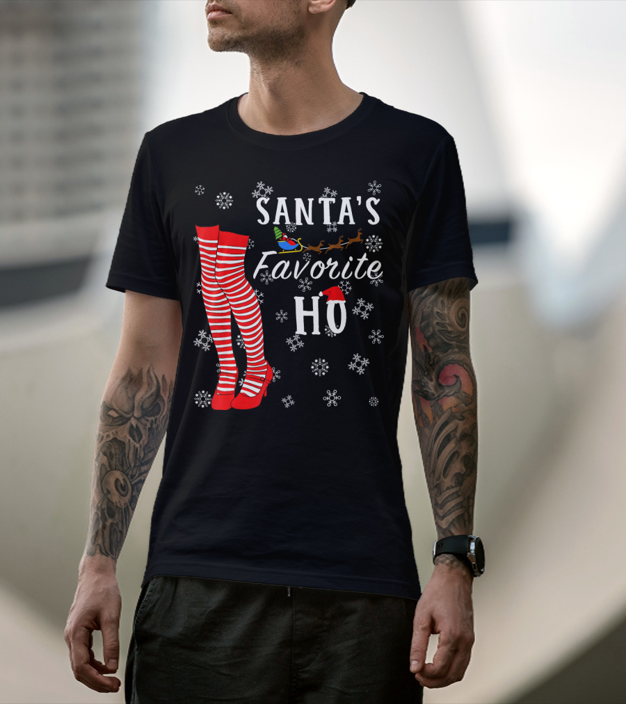Santa's Favorite Ho Red Striped Stockings Snowflakes Sleigh T-Shirt