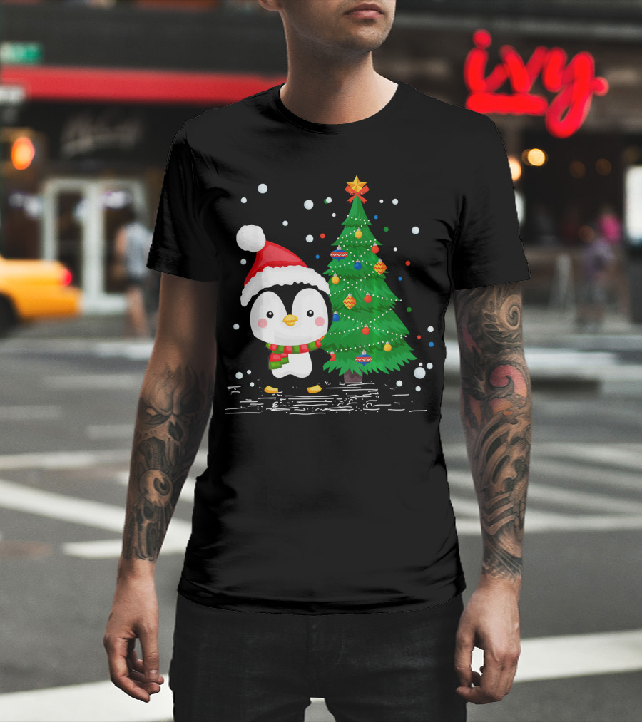 Funny Penguin Lover Santa Hat Christmas Tree Pengu T-Shirt