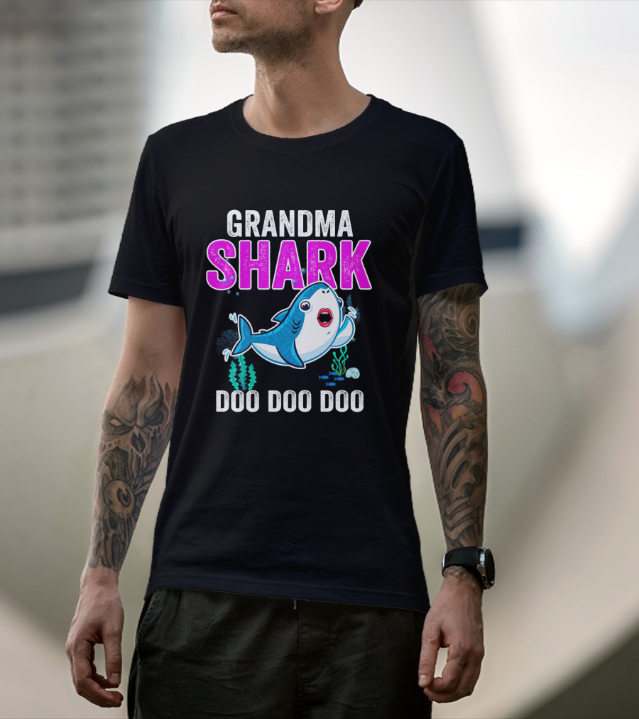 Grandma Shark Doo Doo Doo Christmas T-Shirt