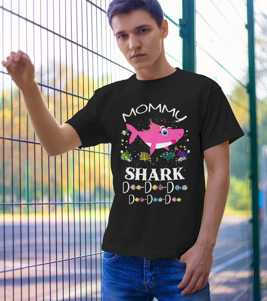 Mommy Shark Doo Doo Doo Colorful Underwater Scene T-Shirt