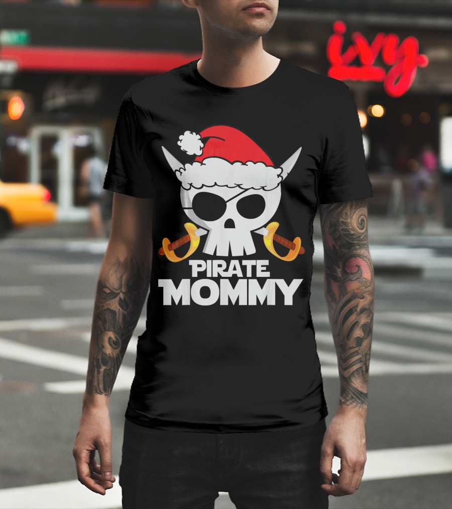 Funny Santa Claus Pirate Mommy Skull With Santa Hat And Swords T-Shirt