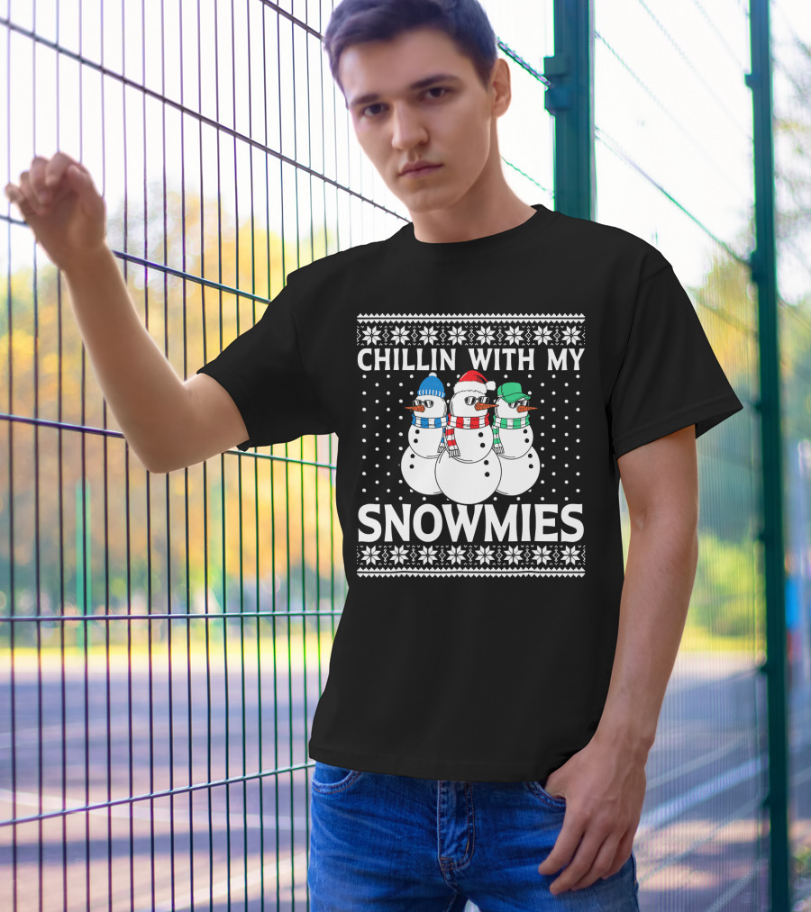 CHILLIN WITH MY SNOWMIES Snowmen In Winter Hats And Scarves T-Shirt