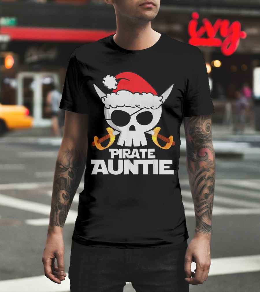 Pirate Auntie Christmas Skull Santa Hat Funny T-Shirt