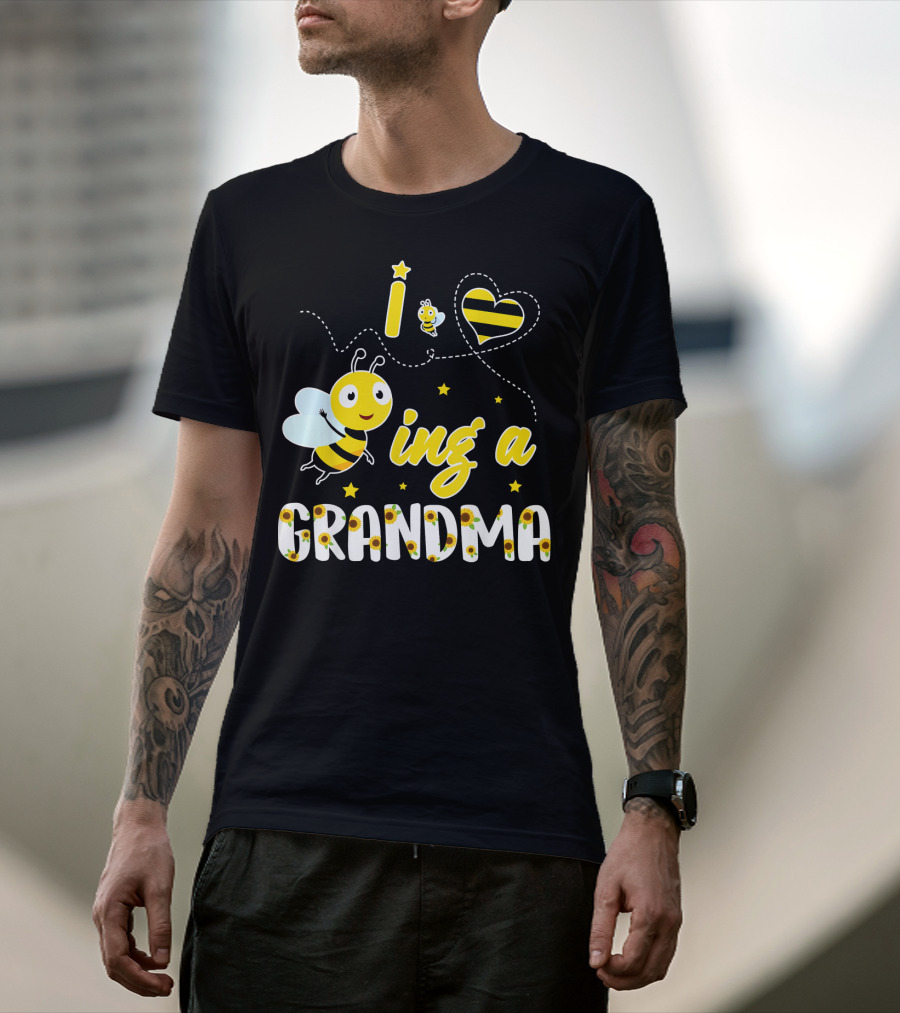 I Love Being A Great Grandma Bee-Themed Funny Family T-Shirt