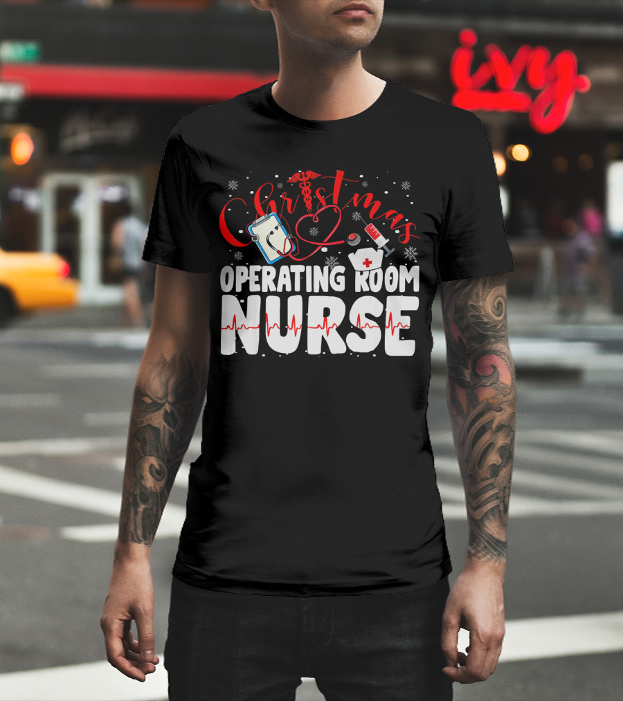 Christmas Operating Room Nurse Stethoscope Syringe Snowflakes T-Shirt