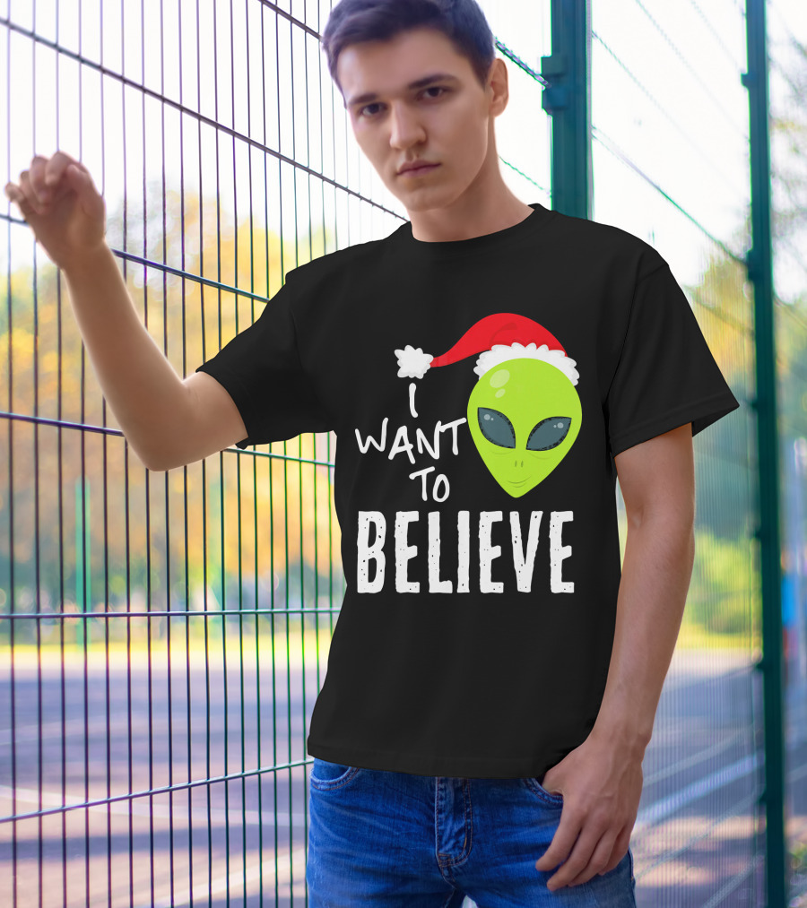 I Want To Believe Alien Santa Hat Christmas UFO T-Shirt